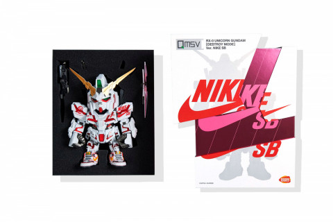 Bandai Gundam x Nike SB Unicorn QMSV RX-0 (Destroy Mode) Action Figure ...